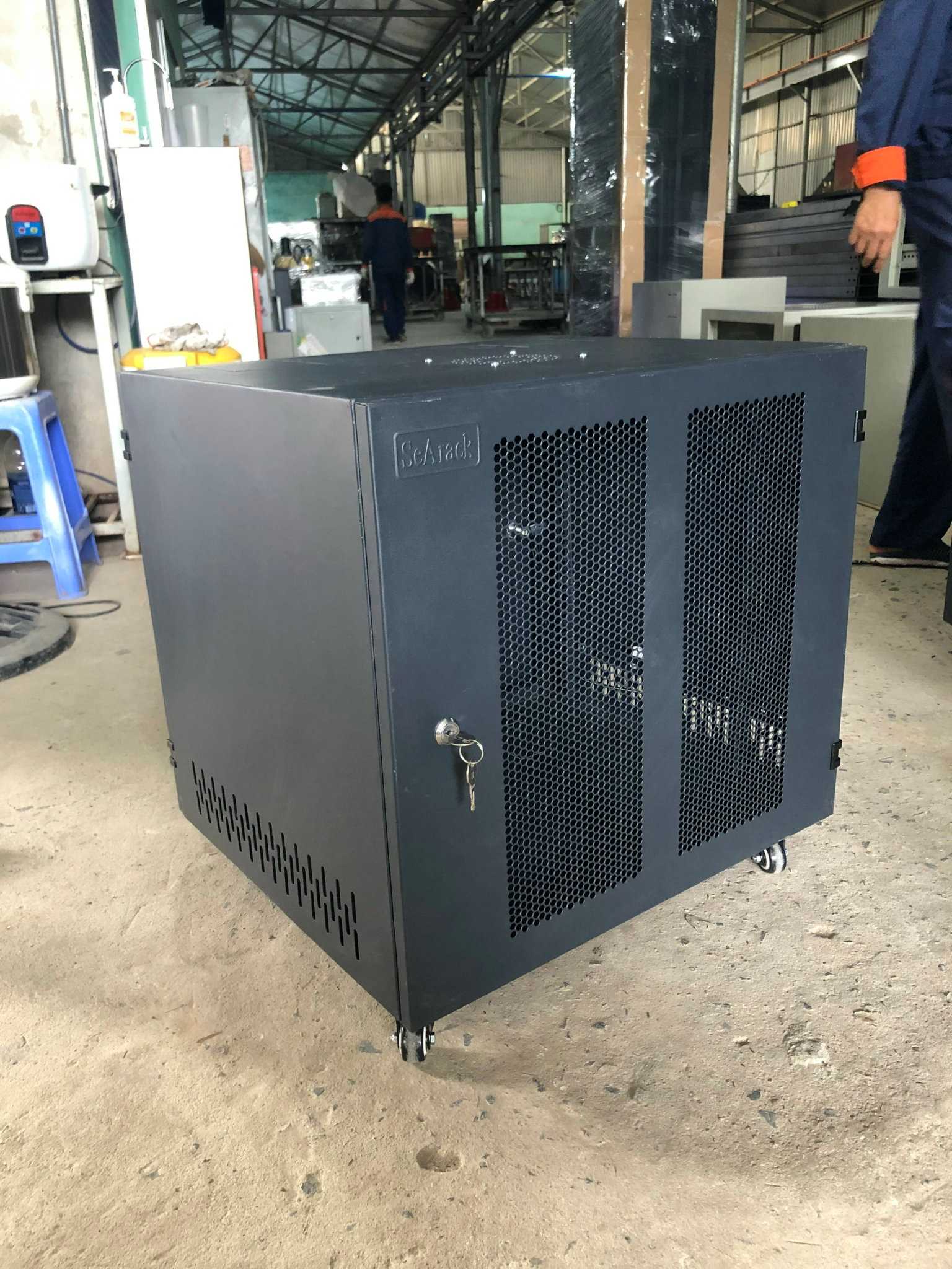 Tủ rack 10U D600 - Cơ Điện Hà Nội