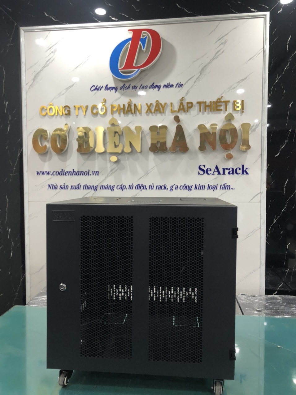 Tủ rack, tủ mạng thương hiệu SeArack có gì nổi bật? - Cơ điện Hà Nội
