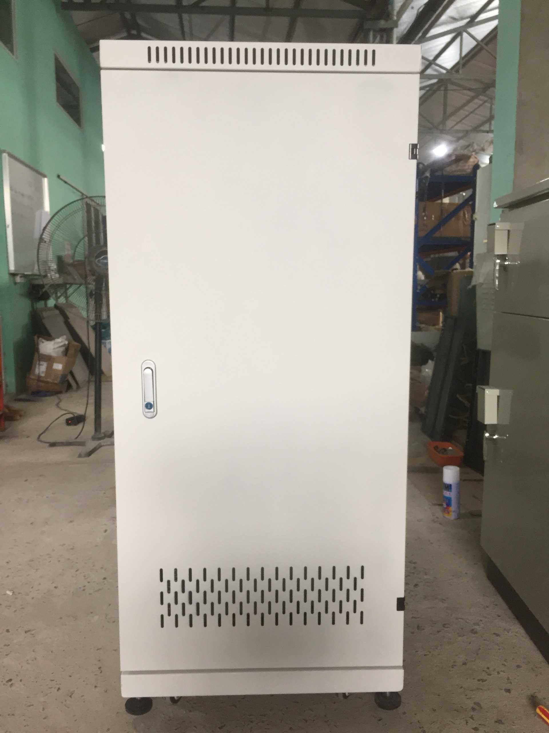 Giới thiệu tất cả về chiếc tủ rack 27U hãng SeArack – Cơ điện Hà Nội