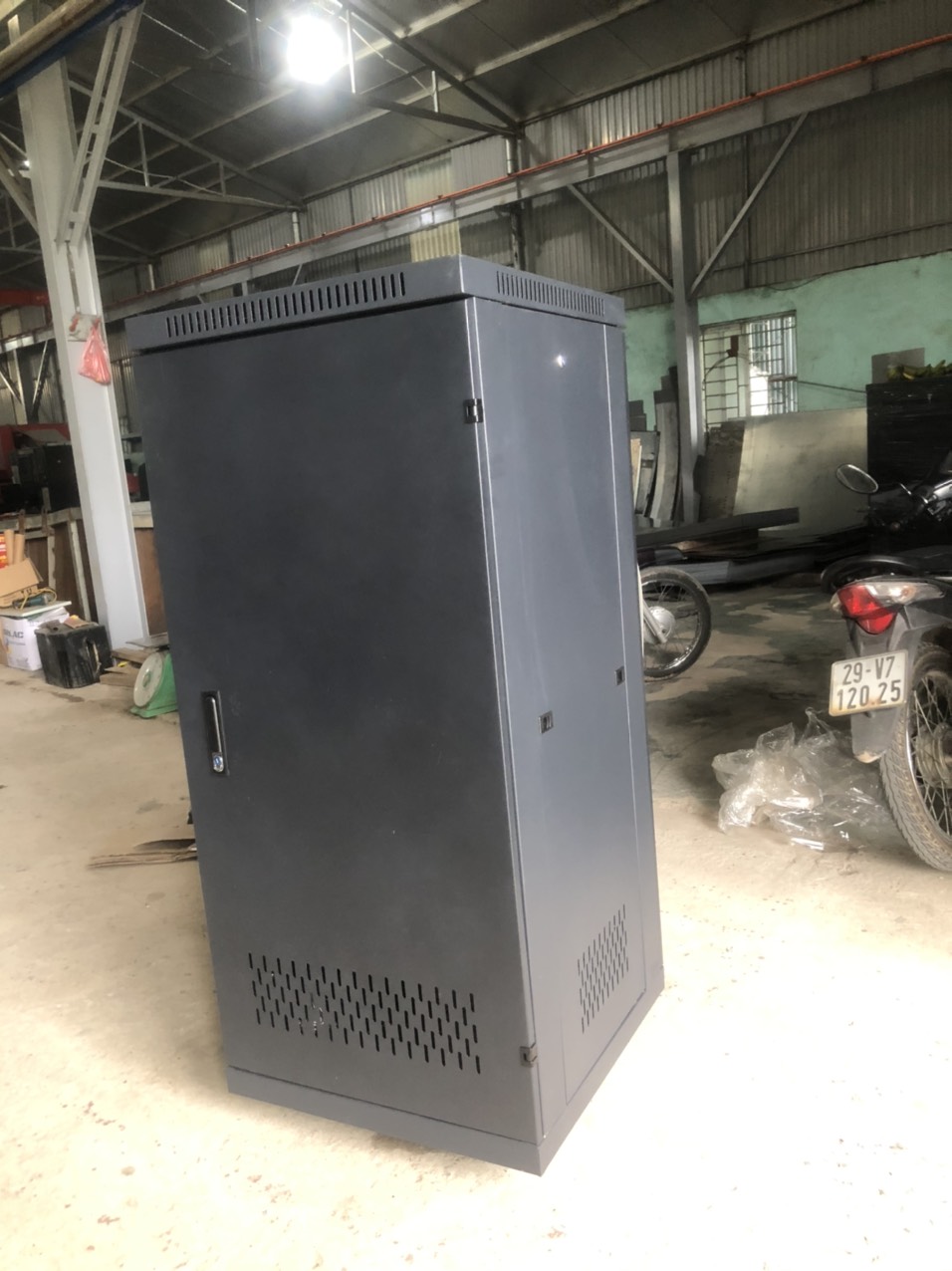 Đặc điểm nhận biết tủ rack 27U D600 chính hãng SeArack – Cơ điện Hà Nội